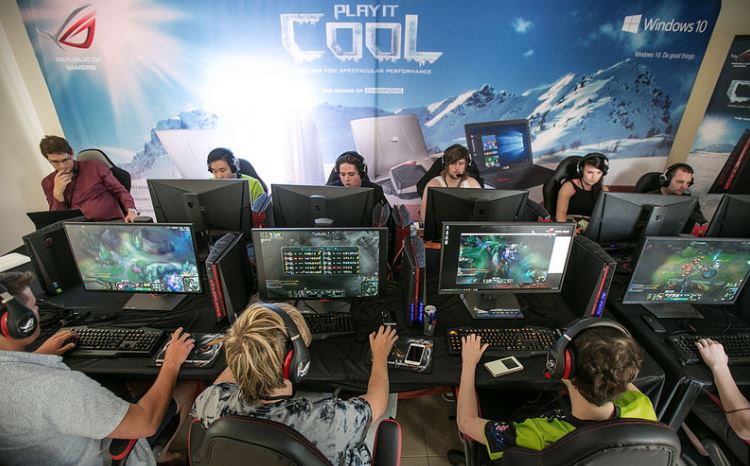 ASUS Republic of Gamers Announces GX700 - Impulse Gamer