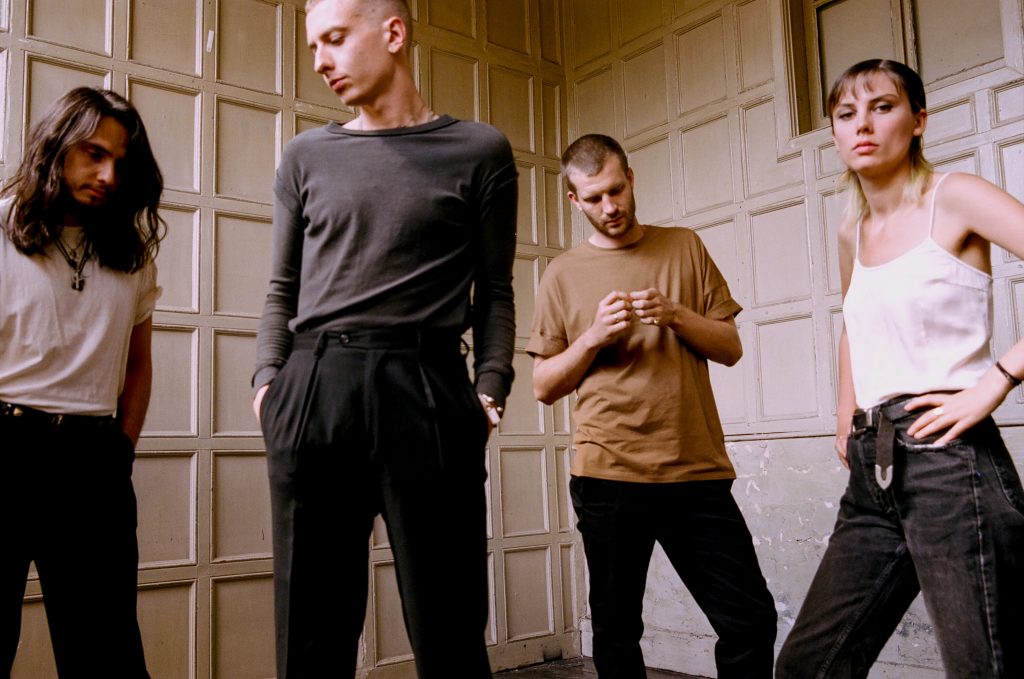 Wolf Alice | New Album 'Visions Of A Life' Out This Friday + Announced ...