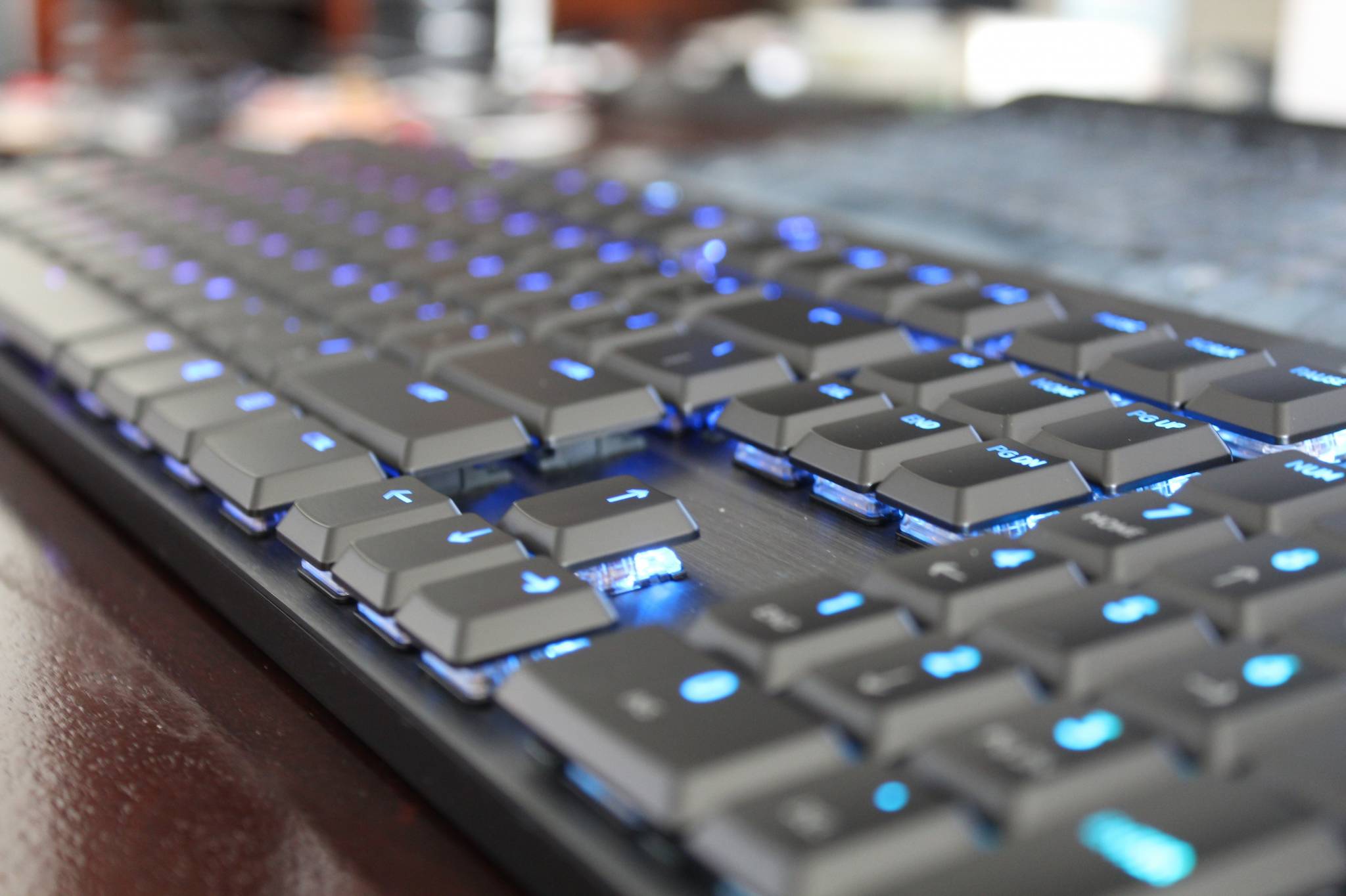 Logitech G915 Wireless RGB Mechanical Gaming Keyboard – Review ...