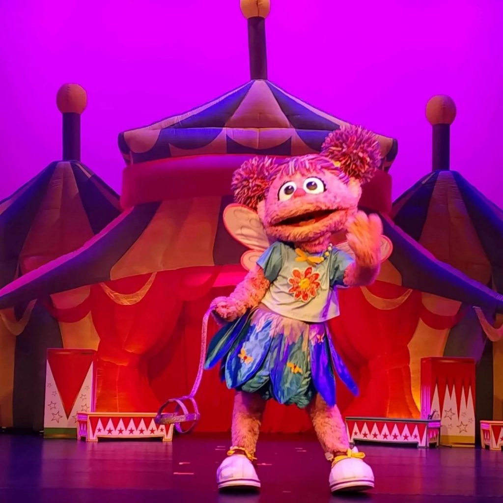 Sesame Street Elmo's Circus Dream Review (2023) - Impulse Gamer