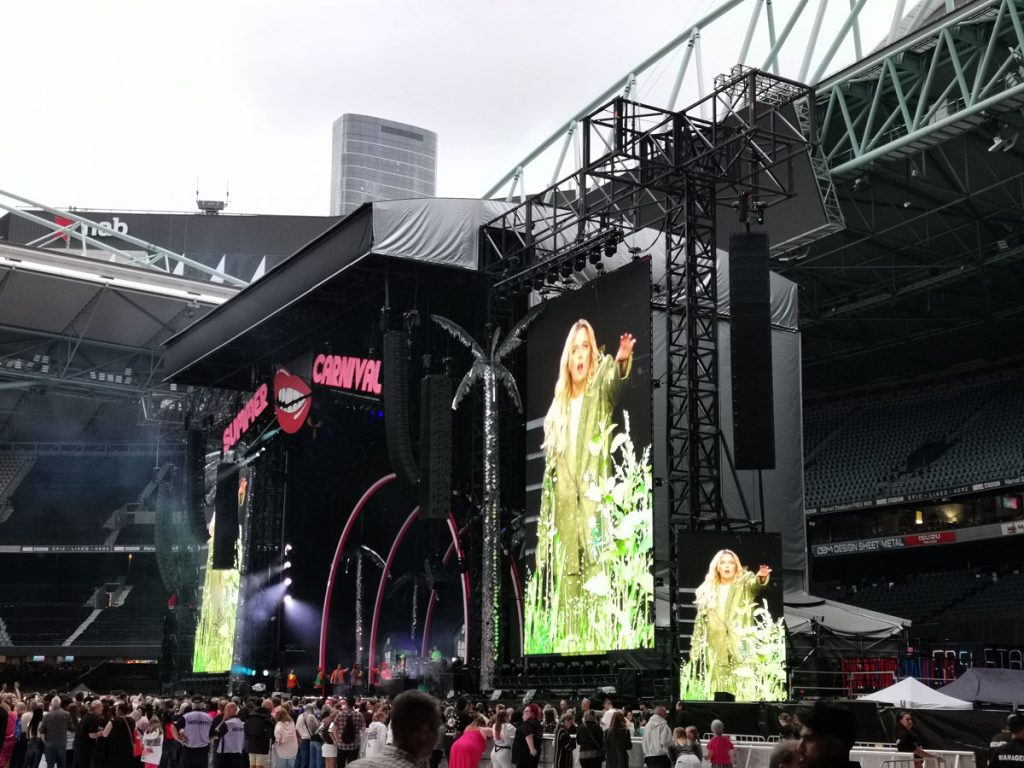 P!nk Summer Carnival Review (Melbourne Australian 2024) - The Cirque Du ...