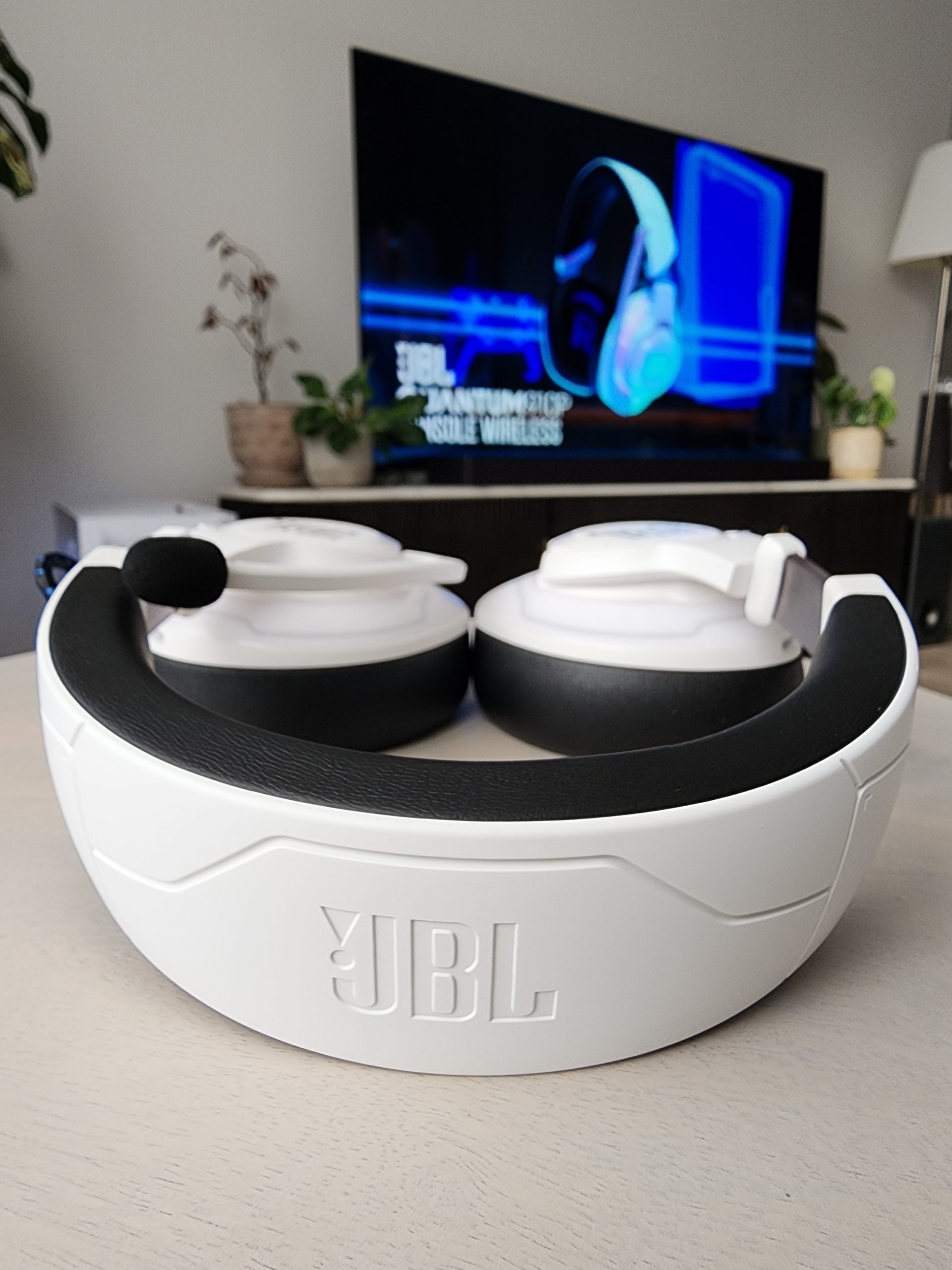 JBL Quantum 910P Wireless Console Gaming Headset for PS5 Review ...