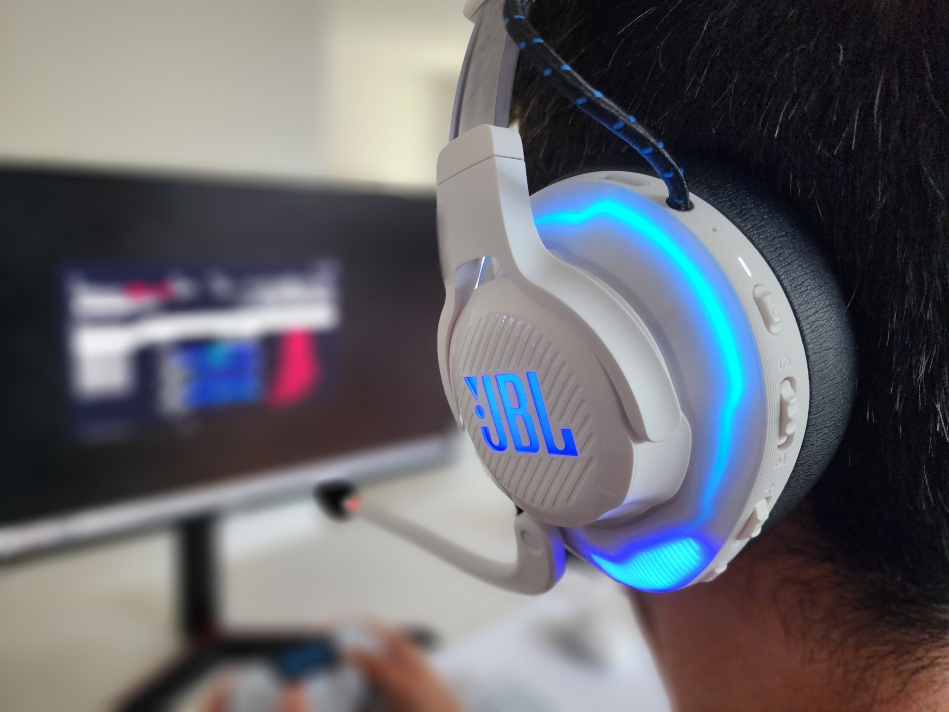 JBL Quantum 910P Wireless Console Gaming Headset for PS5 Review ...