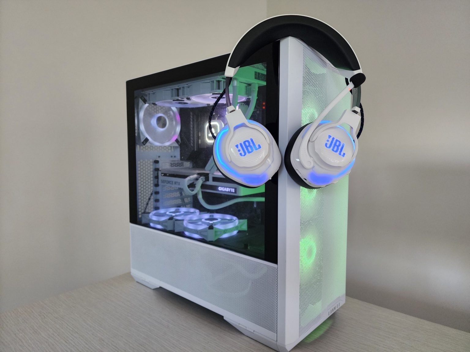 JBL Quantum 910P Wireless Console Gaming Headset for PS5 Review ...
